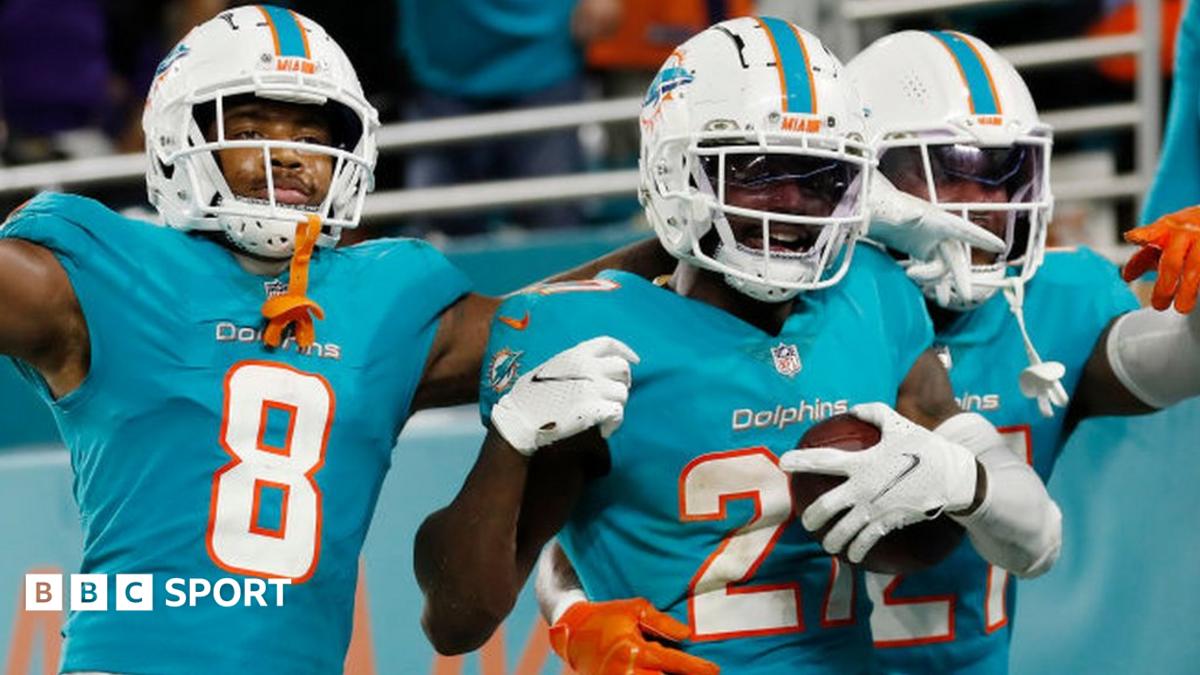 NFL: Miami Dolphins claim upset win over Baltimore Ravens - BBC Sport