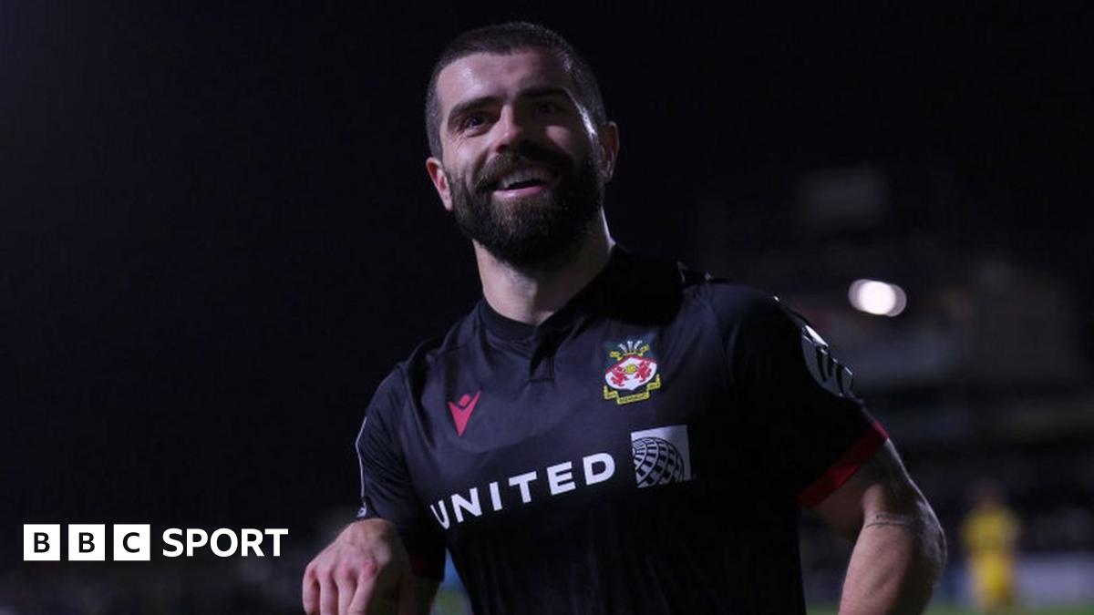 Sutton United 1-2 Wrexham: Elliot Lee scores late to give Wrexham win ...