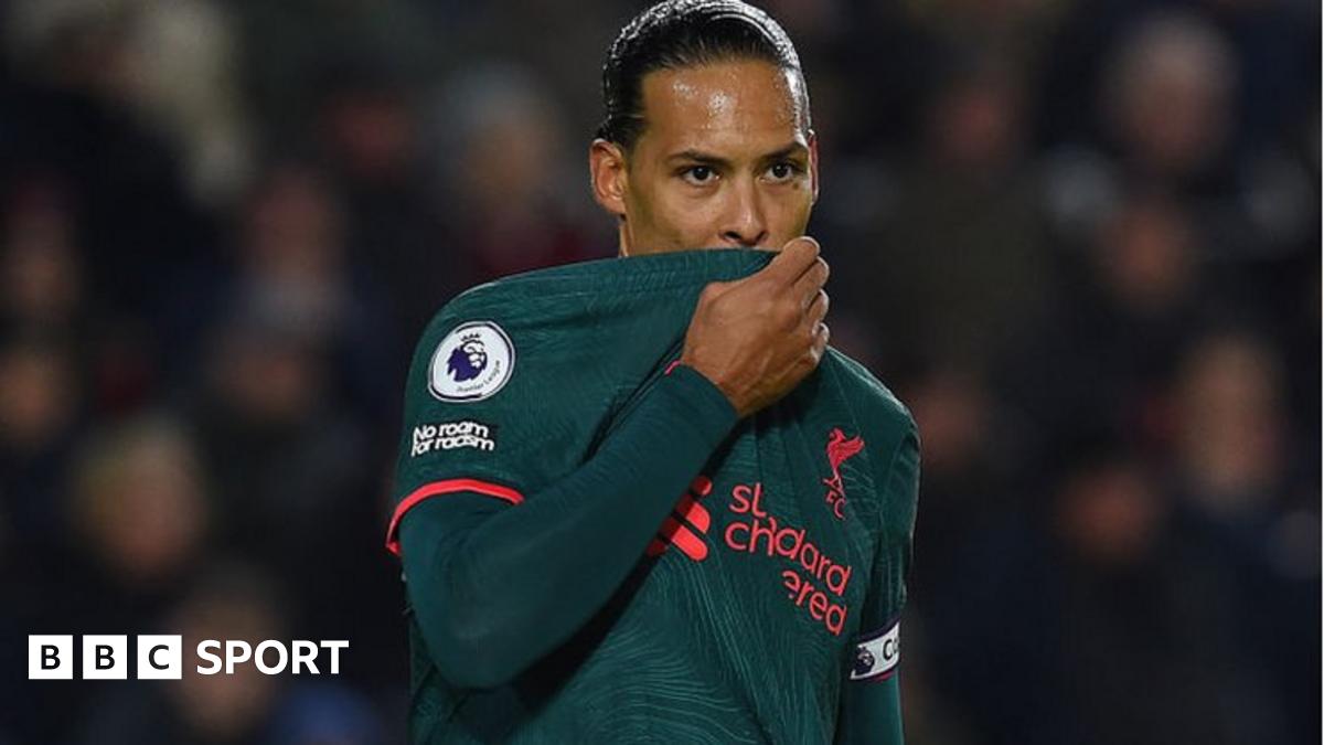 Virgil van Dijk injury: Liverpool defender to see specialist about ...