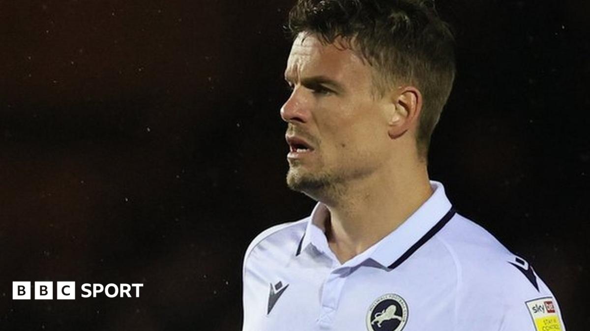 Matt Smith: Salford City sign Millwall striker on 18-month deal - BBC Sport