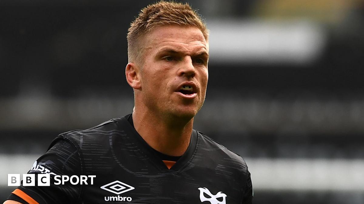 Gareth Anscombe: Wales fly-half set for early Ospreys return - BBC Sport