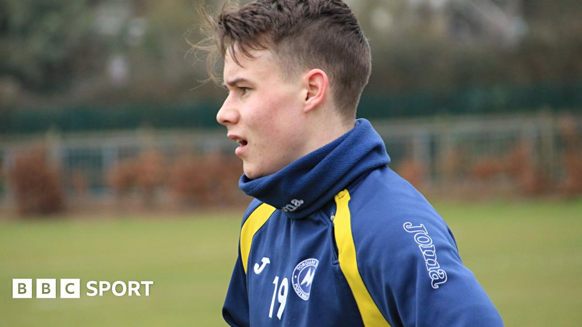 Sam Chaney: Torquay United midfielder signs new contract - BBC Sport