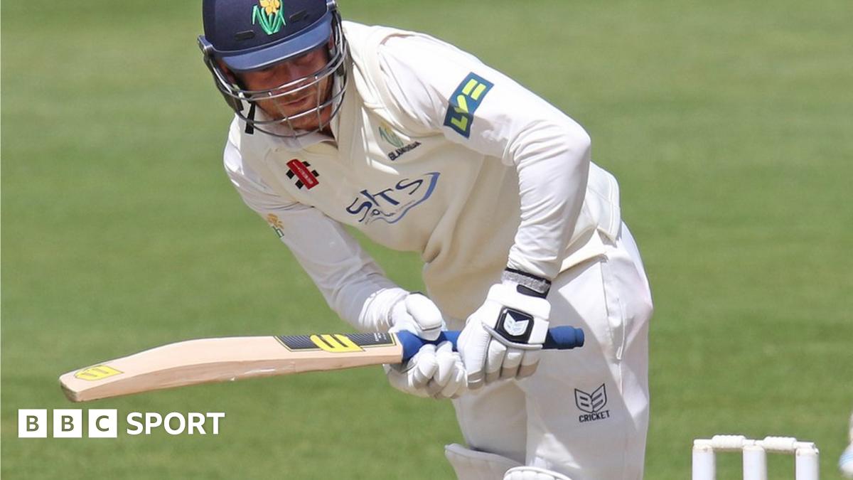 Graham Wagg hails positive Glamorgan batting against Surrey - BBC Sport