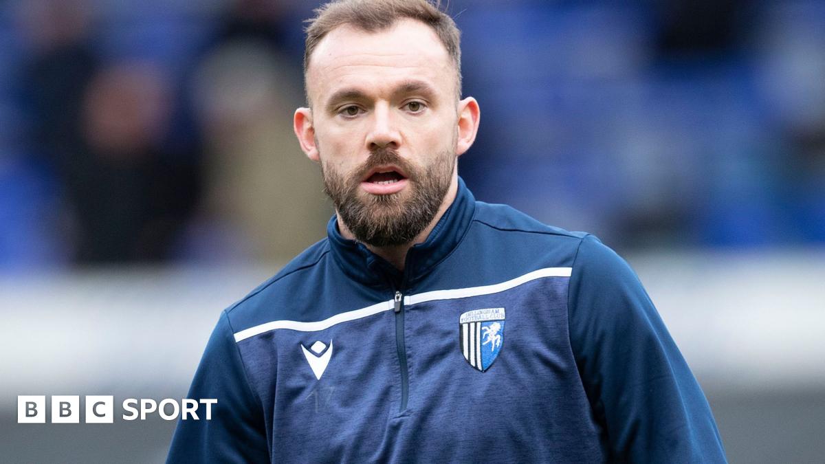 Danny Lloyd: Rochdale midfielder extends deal until end of season - BBC ...