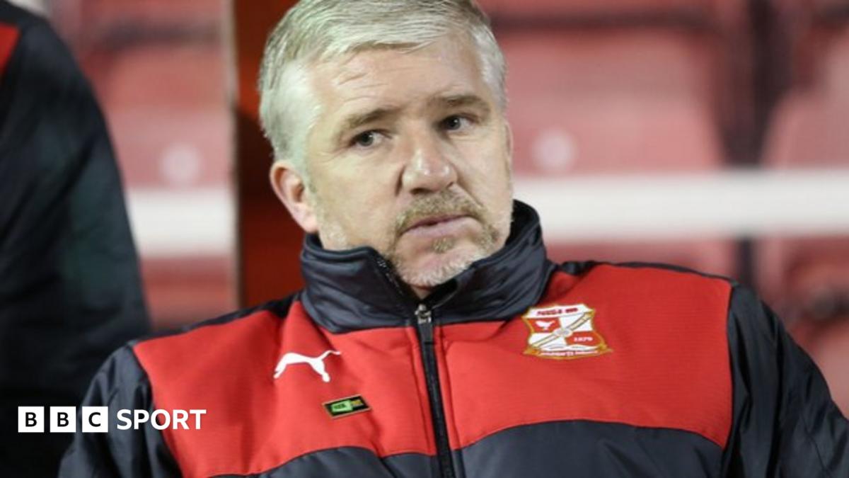 Martin Ling: Swindon Town boss resigns because of 'health reasons ...