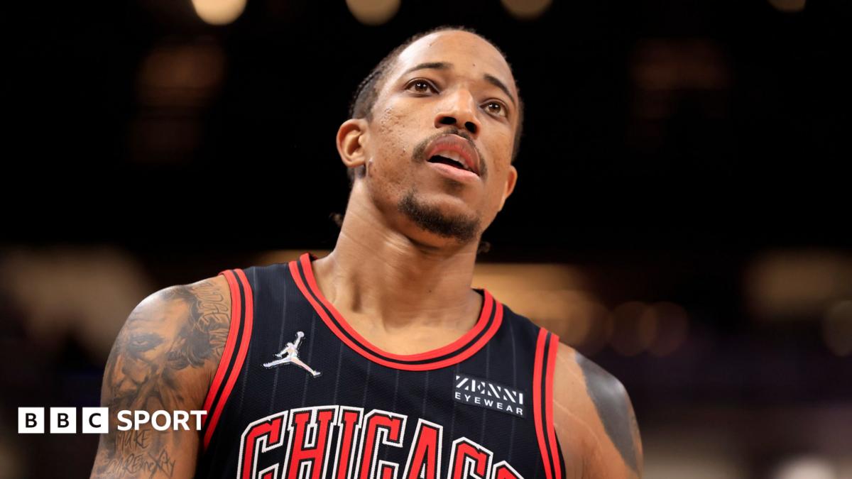 NBA: DeMar DeRozan scores buzzer-beating three-pointer as Chicago Bulls ...