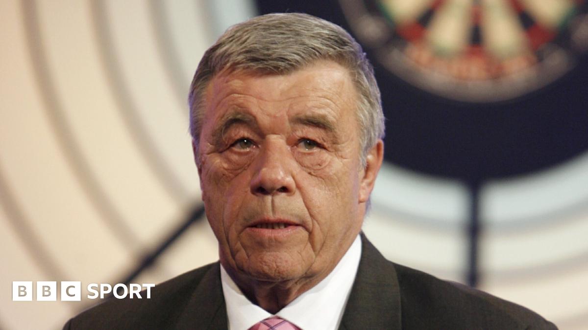 Tony Green: Darts commentator & Bullseye co-host dies aged 85 - BBC Sport