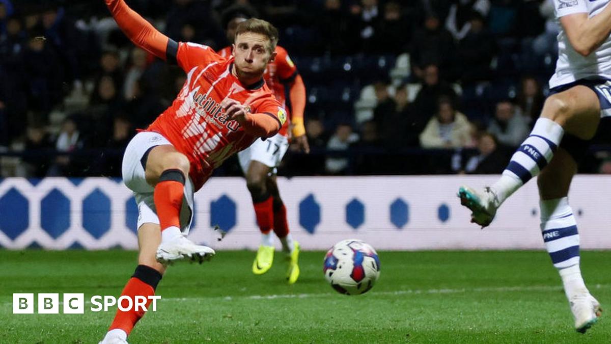 Jordan Clark: Luton Town midfielder signs new contract - BBC Sport