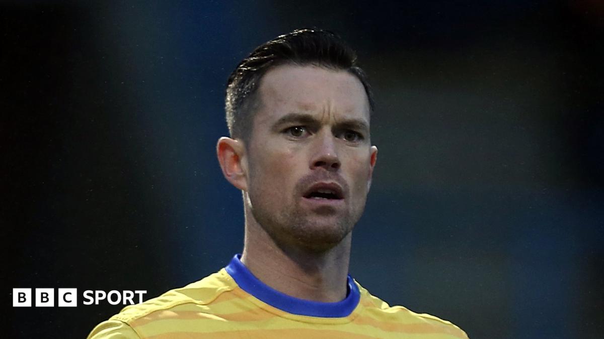 Stuart Nelson: Yeovil Town sign former Gillingham keeper until end of ...