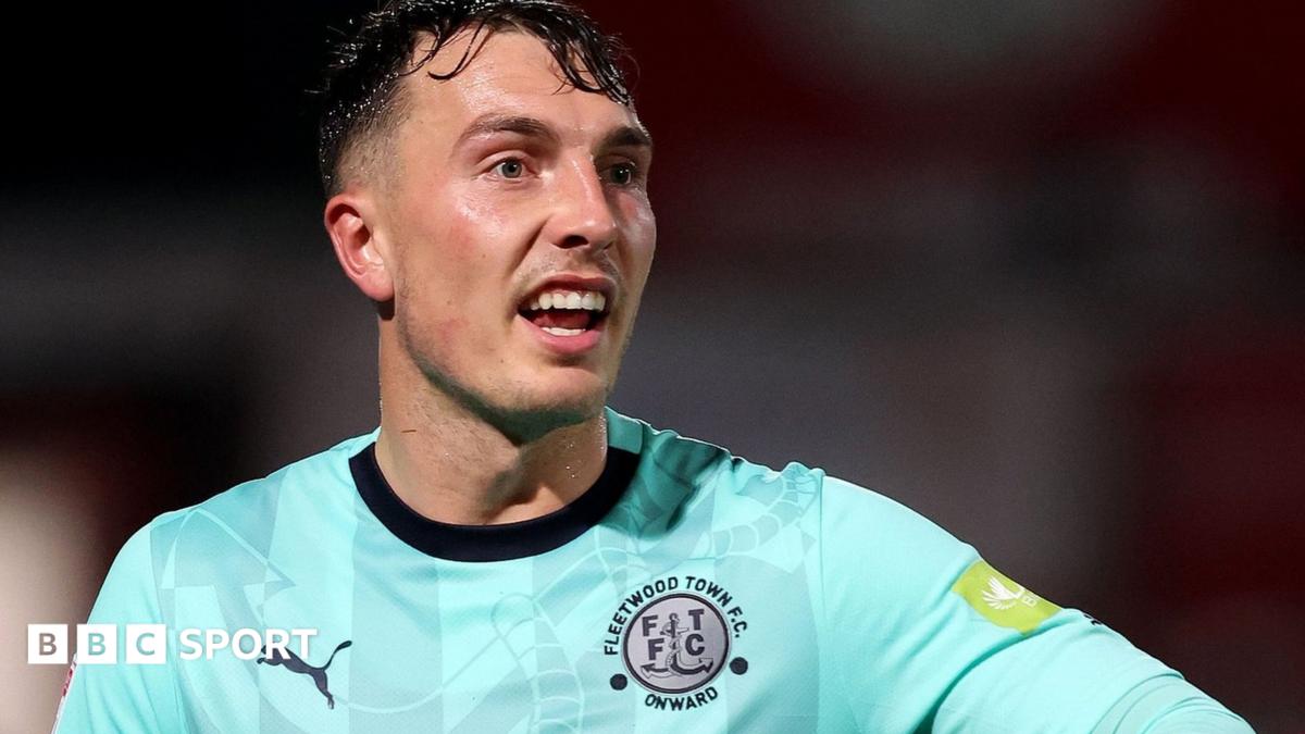 Josh Earl: Barnsley sign Fleetwood defender on three-and-a-half year ...