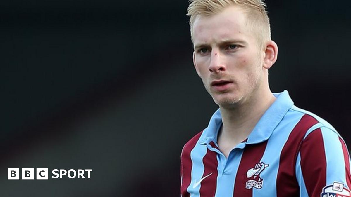 Dave Syers: Rochdale sign former Scunthorpe midfielder - BBC Sport