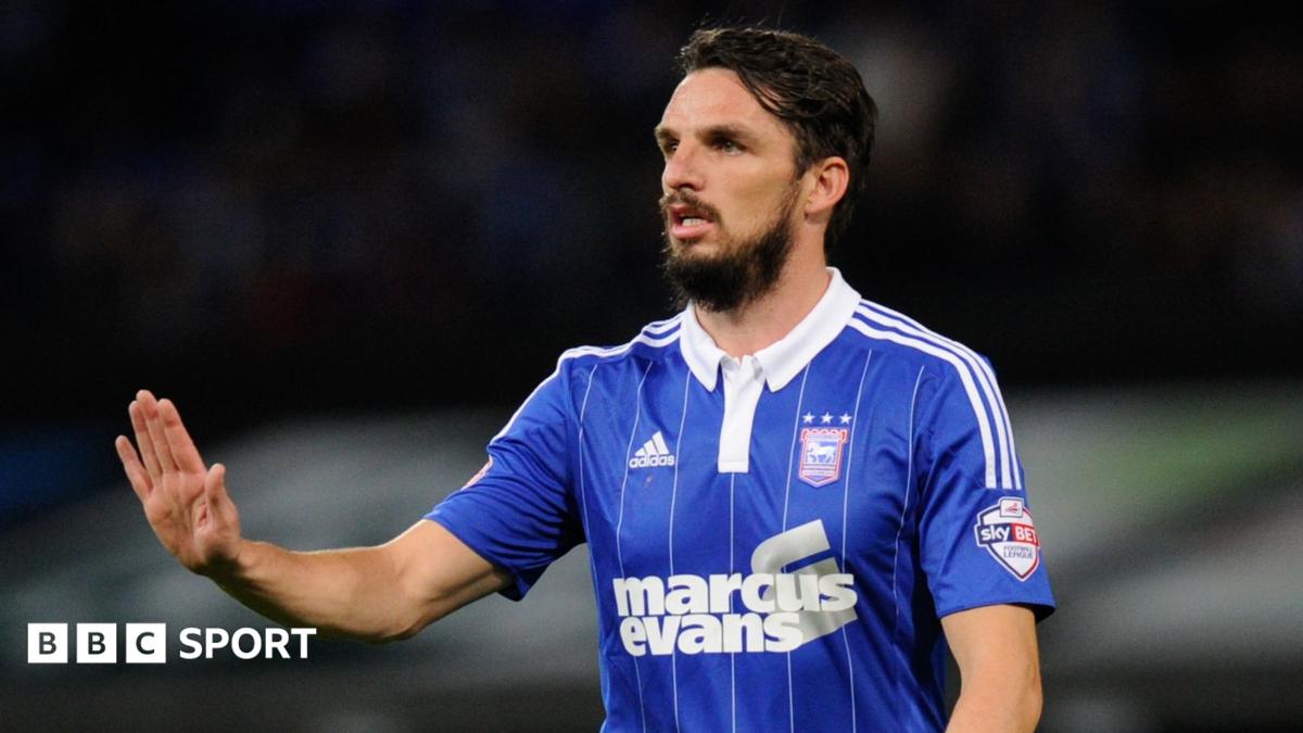 Ipswich Town: Jonathan Douglas eyes future manager's role - BBC Sport