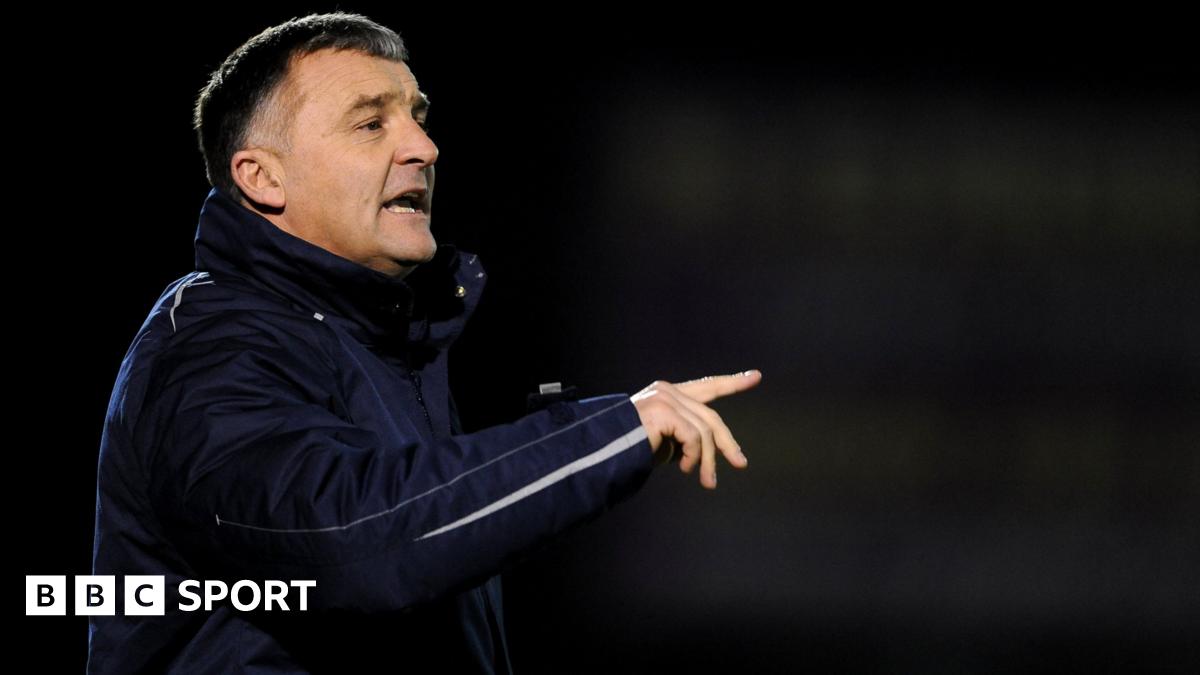 Dave Penney: Southend United assistant manager moves on - BBC Sport