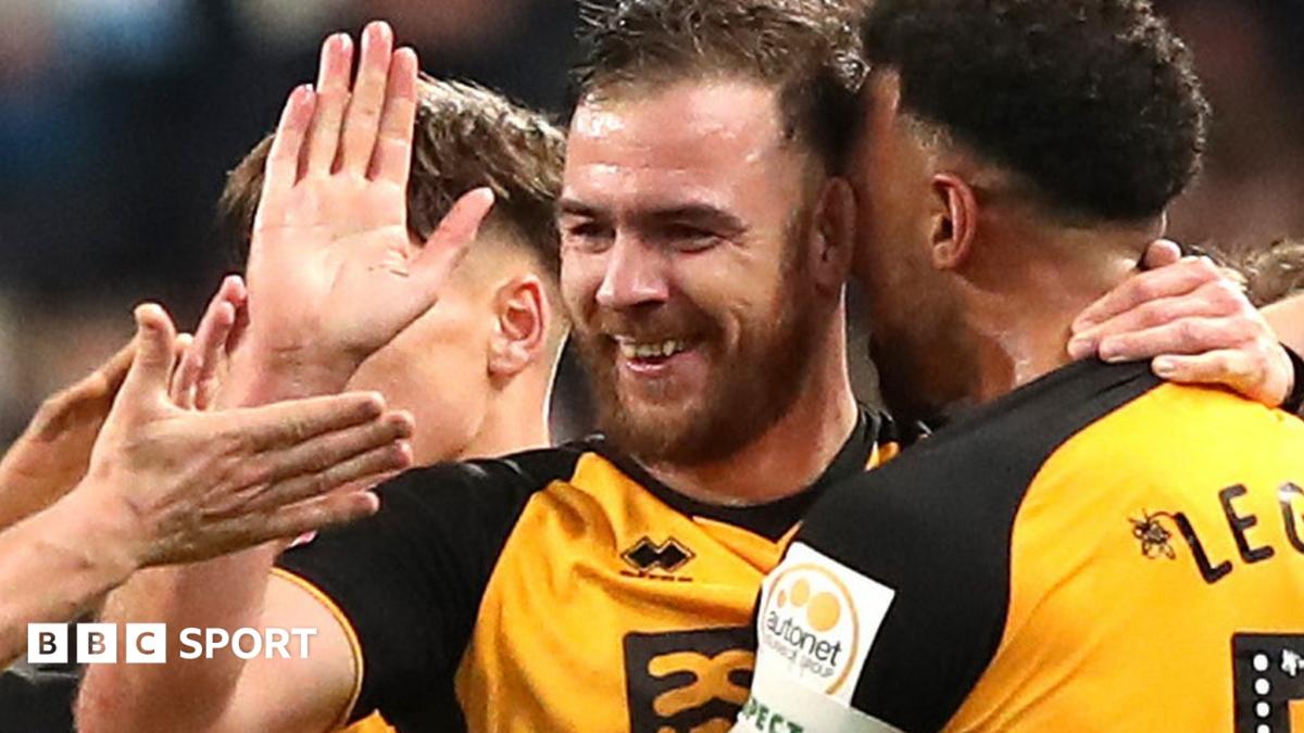 Tom Pope: Port Vale release club's record post-war goalscorer - BBC Sport