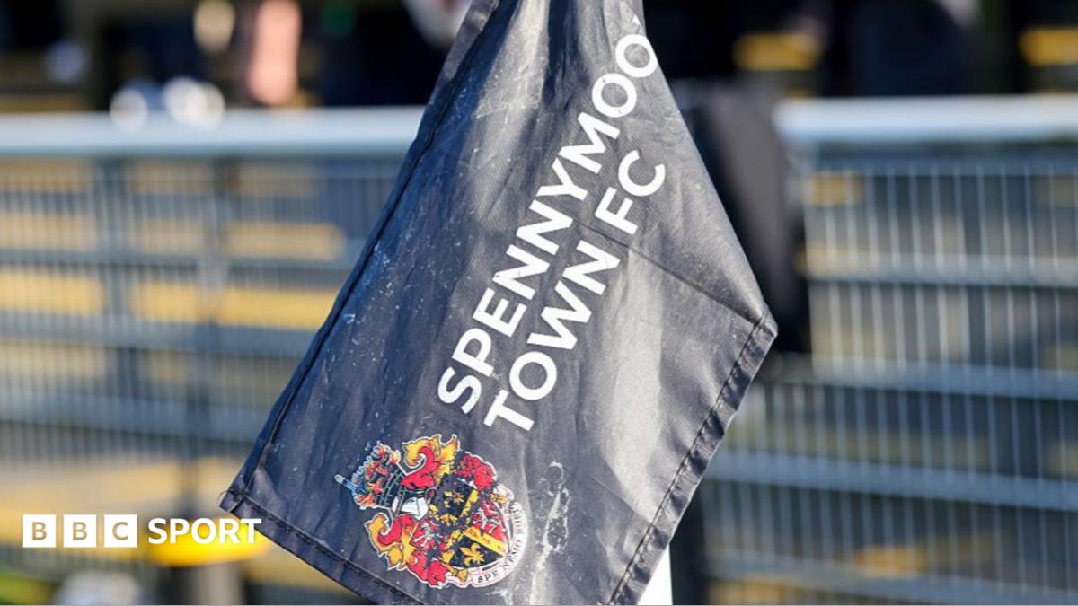 Spennymoor Town 0-2 Barrow - BBC Sport