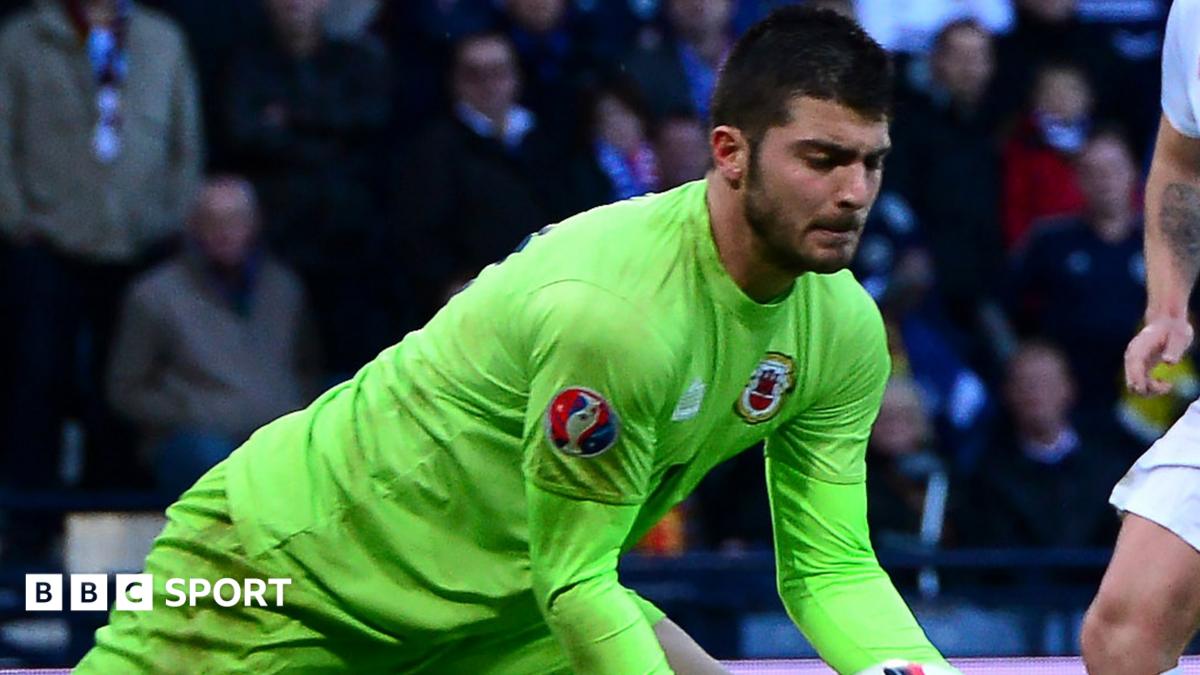 Jamie Robba: Gibraltar goalkeeper on trial at Torquay United - BBC Sport