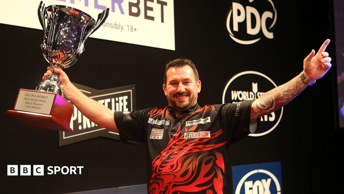 World Series of Darts: Johnny Clayton crushes James Wade in New South ...