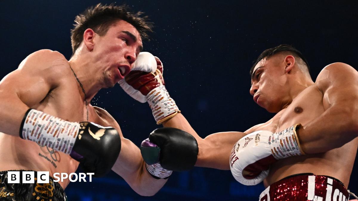 Luis Alberto Lopez v Michael Conlan: Mexican fighter defeats home ...
