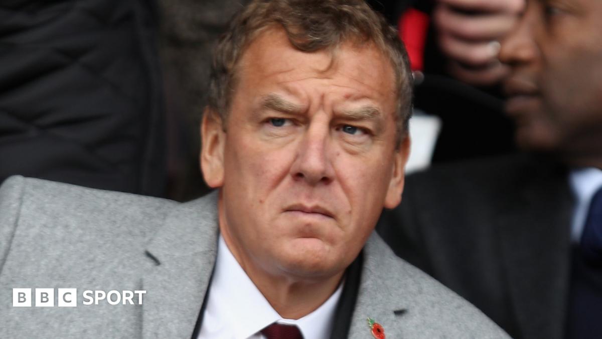 Swindon Town finances 'on the brink', says chairman Lee Power - BBC Sport