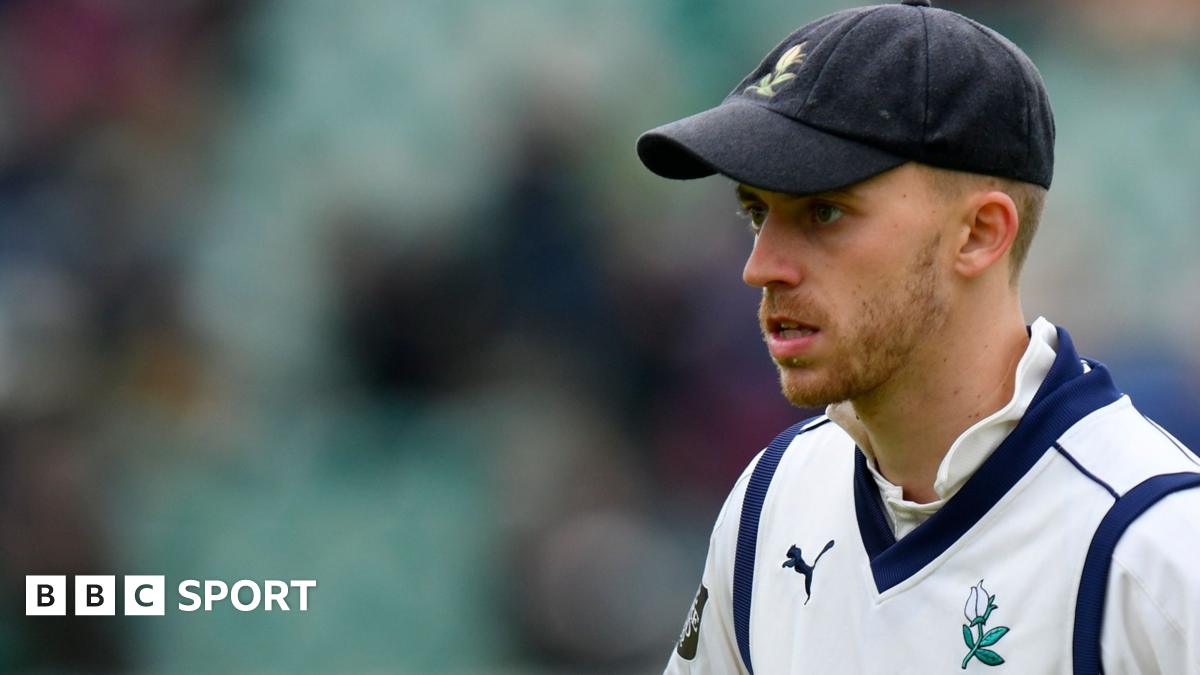 Ben Coad: Yorkshire seamer signs two-year contract extension - BBC Sport