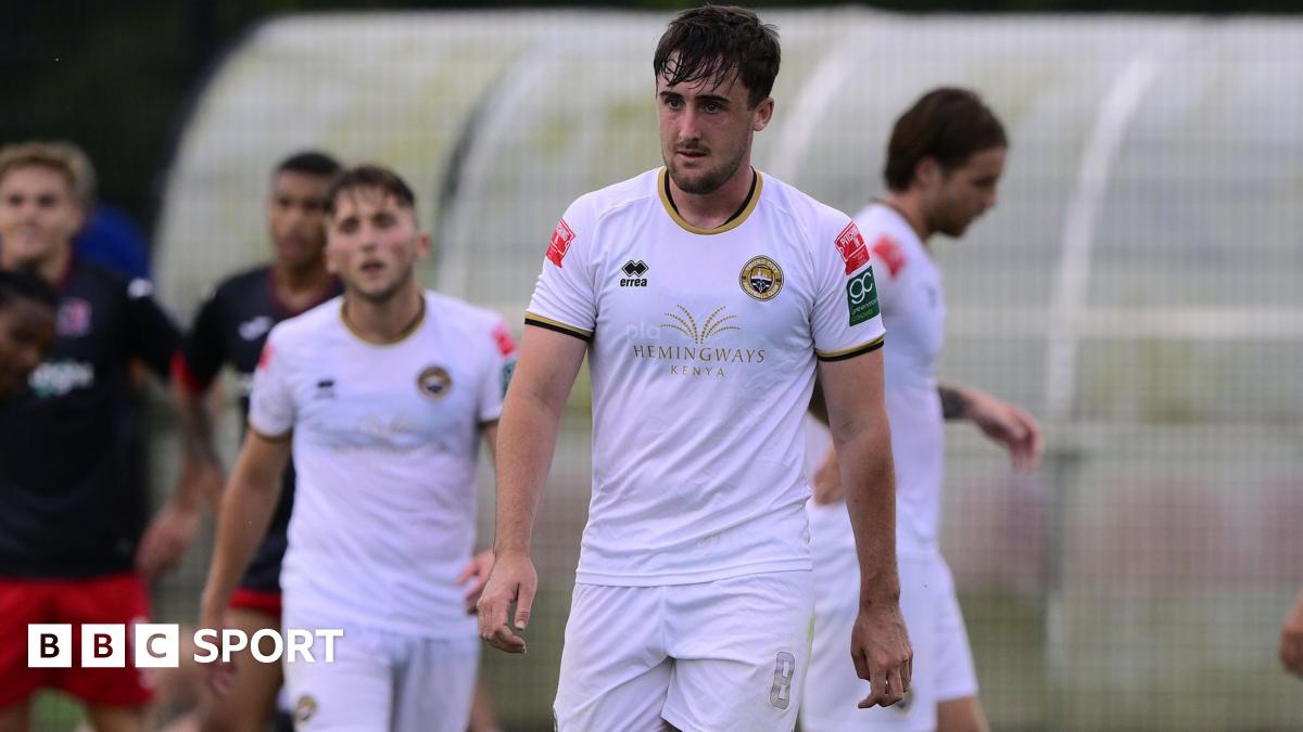 Truro City miss the chance to go top after 1-1 Beaconsfield Town draw ...