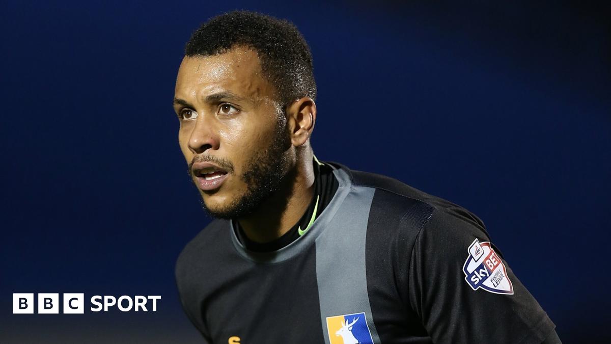 Matt Green: Mansfield striker among 11 released by Stags - BBC Sport