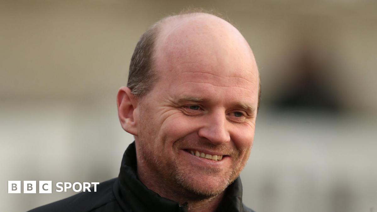 Irish Premiership: Barry Gray returns as Warrenpoint Town manager - BBC ...