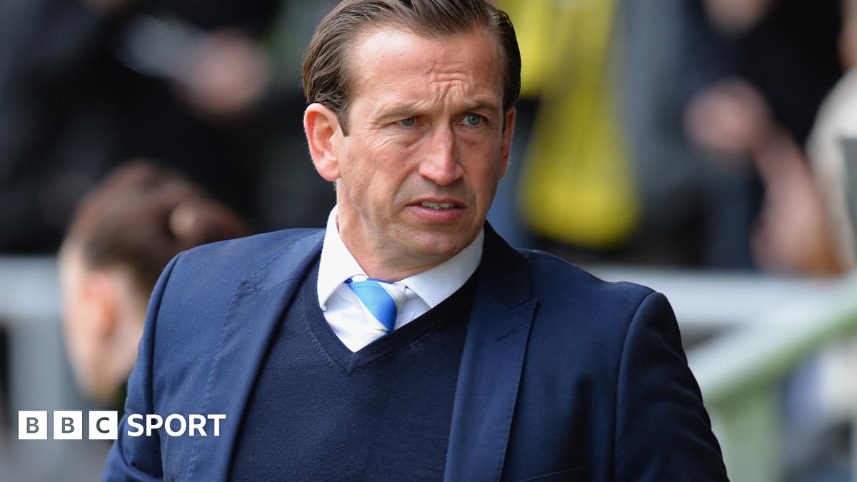 Paul Scally: Gillingham chairman backs boss Justin Edinburgh - BBC Sport