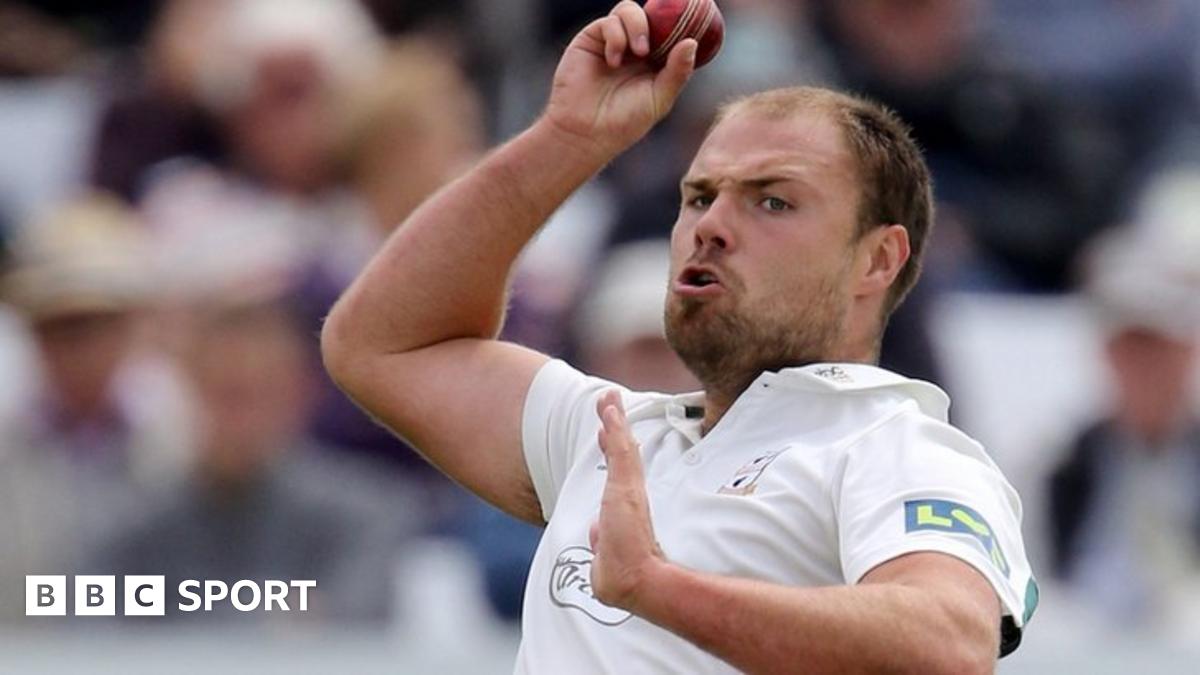 Joe Leach takes hat-trick in Worcestershire defeat - BBC Sport