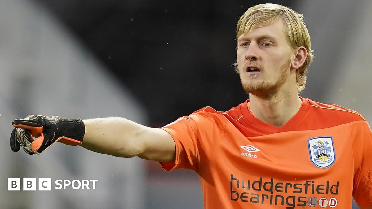 Ryan Schofield: Hibernain sign Huddersfield Town goalkeeper on loan ...