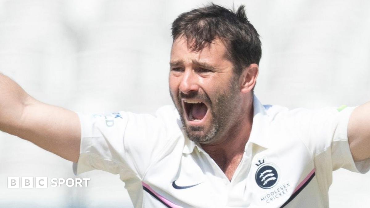 County Championship: Tim Murtagh takes 10 wickets as Middlesex ease ...