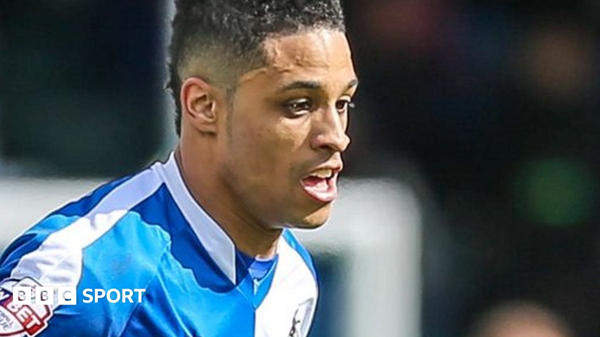 Daniel Leadbitter: Bristol Rovers defender signs new contract - BBC Sport