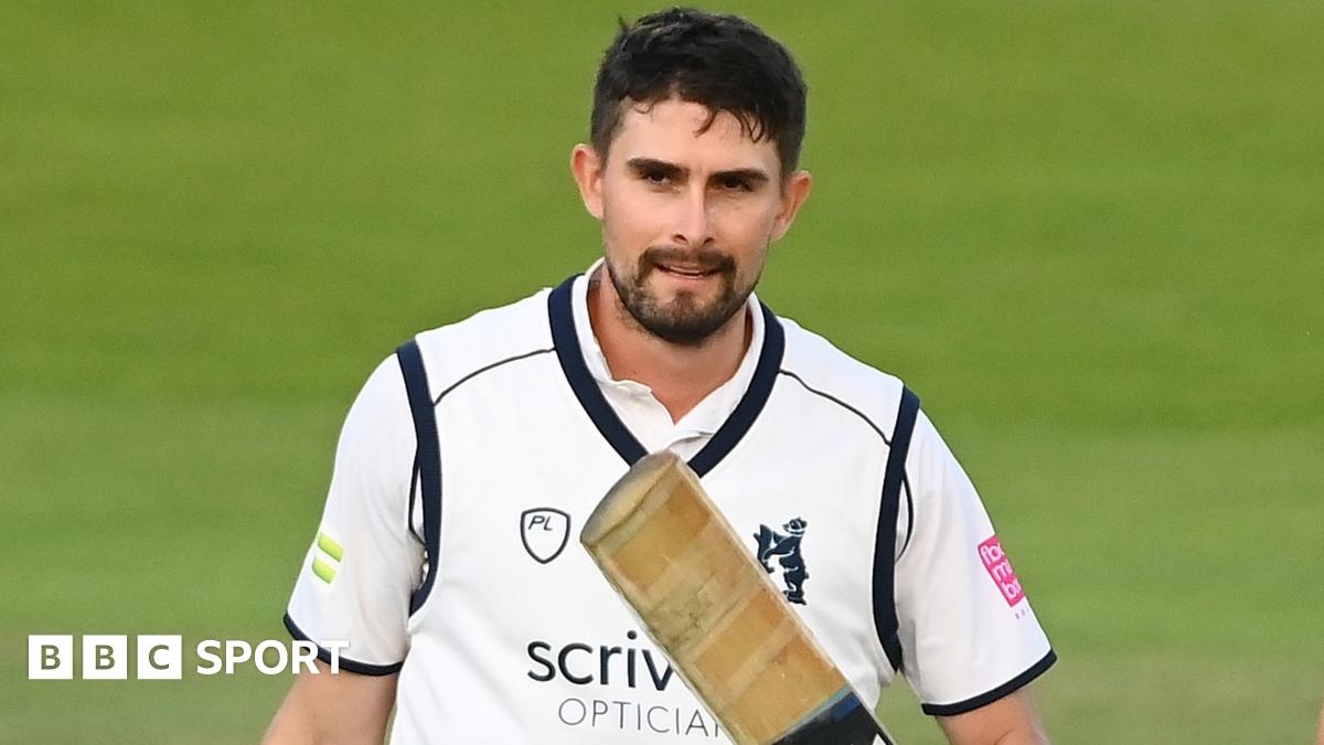 Bob Willis Trophy Final: Rhodes leads Warwickshire to huge lead, day ...