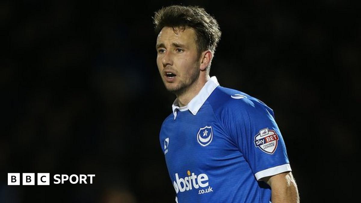 Matt Tubbs: Portsmouth striker joins Eastleigh on loan - BBC Sport