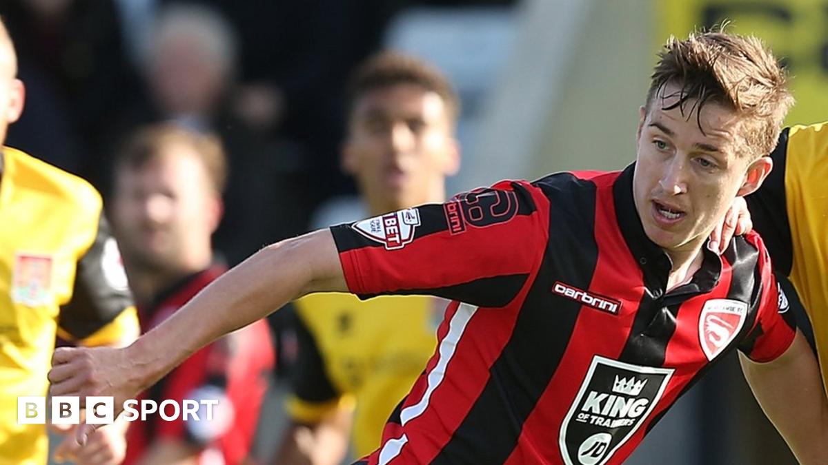 Andy Fleming: Morecambe midfielder signs new 12-month contract - BBC Sport