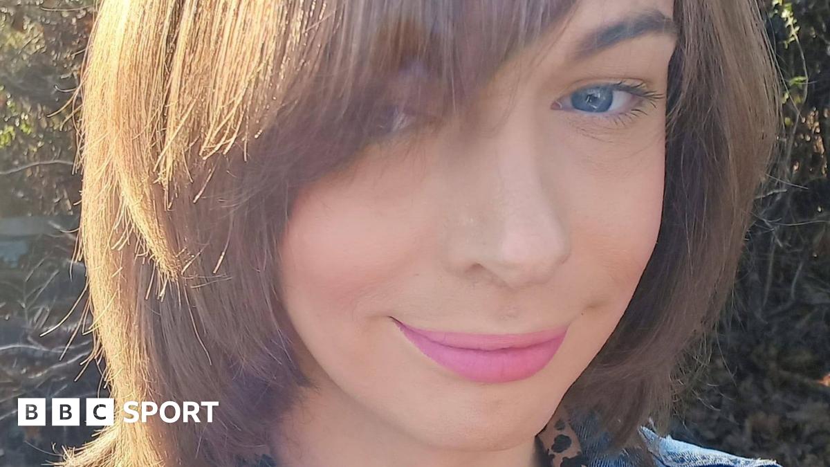 Emma Smith: The transgender sports journalist making a career on her ...