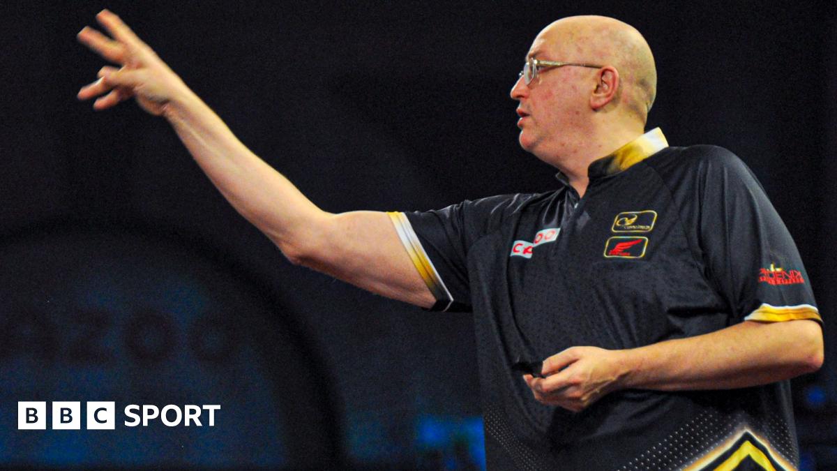 Andrew Gilding shocks Michael van Gerwen to win UK Open - BBC Sport