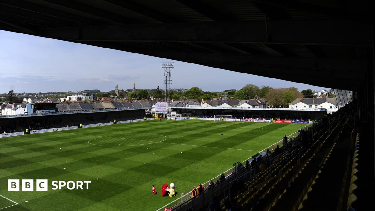 Torquay United agree to delay decision on Plainmoor future - BBC Sport