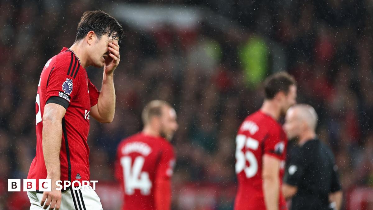 Premier League LIVE: Man Utd vs Man City, Liverpool vs Nottingham ...