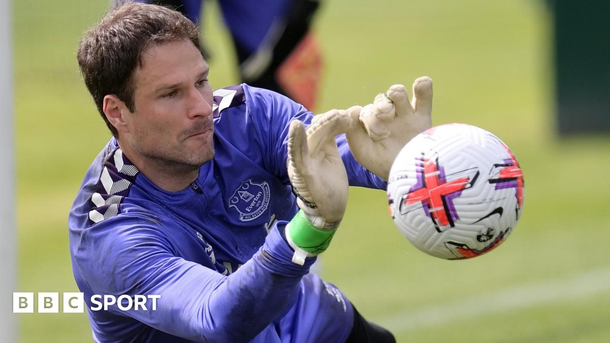 Asmir Begovic: QPR sign goalkeeper after Everton exit - BBC Sport