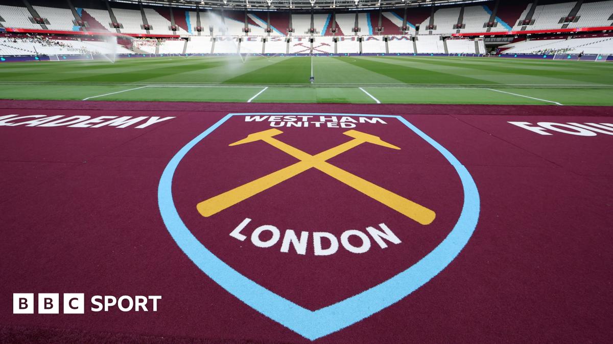 West Ham news: Hammers mourn passing of young fan Elliott Eley - BBC Sport