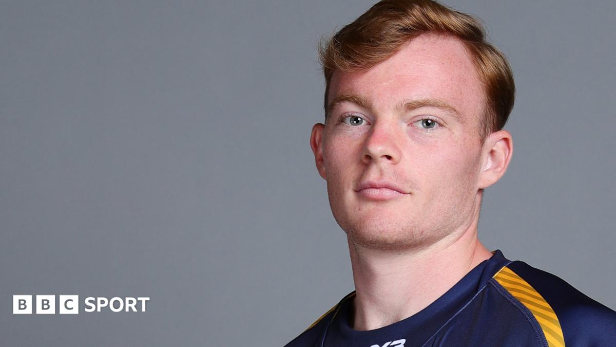 Gareth Simpson: Worcester Warriors' versatile back signs two-year deal ...