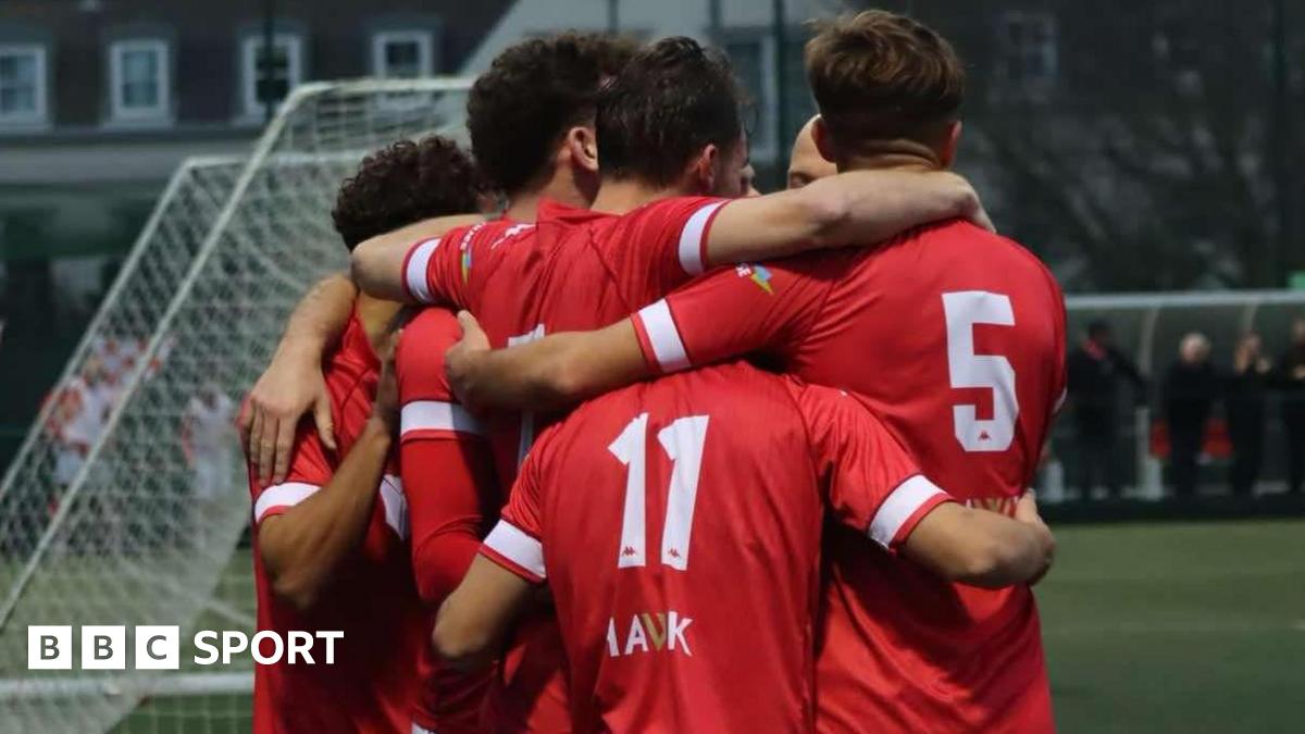 Jersey Bulls crush Sandhurst Town 6-1 to stay in third place - BBC Sport