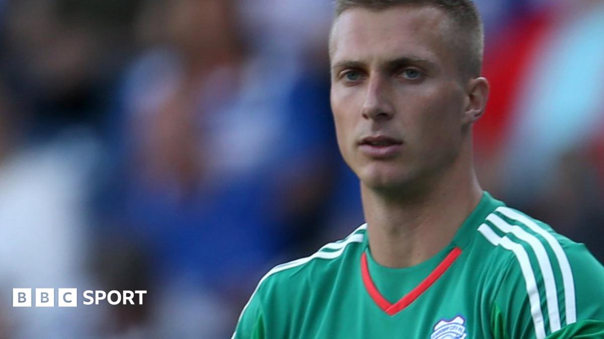 Simon Moore: Sheffield United sign Cardiff City goalkeeper - BBC Sport