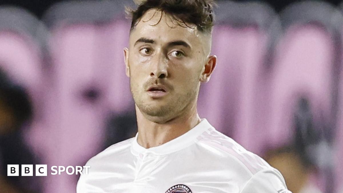 Jay Chapman: Canada international midfielder signs for Dundee - BBC Sport