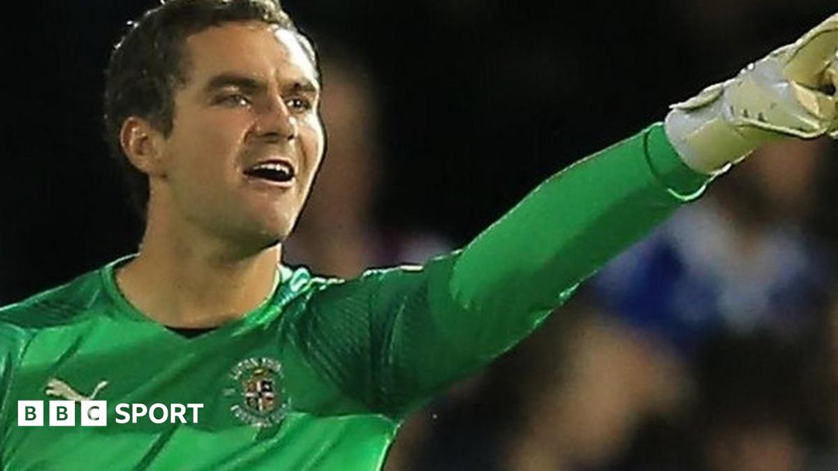 James Shea: Luton Town goalkeeper signs new contract - BBC Sport
