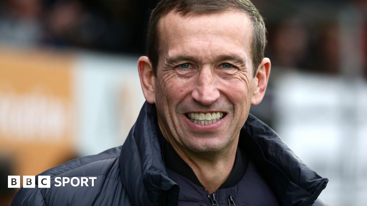 Justin Edinburgh: Leyton Orient boss signs new contract until 2021 ...