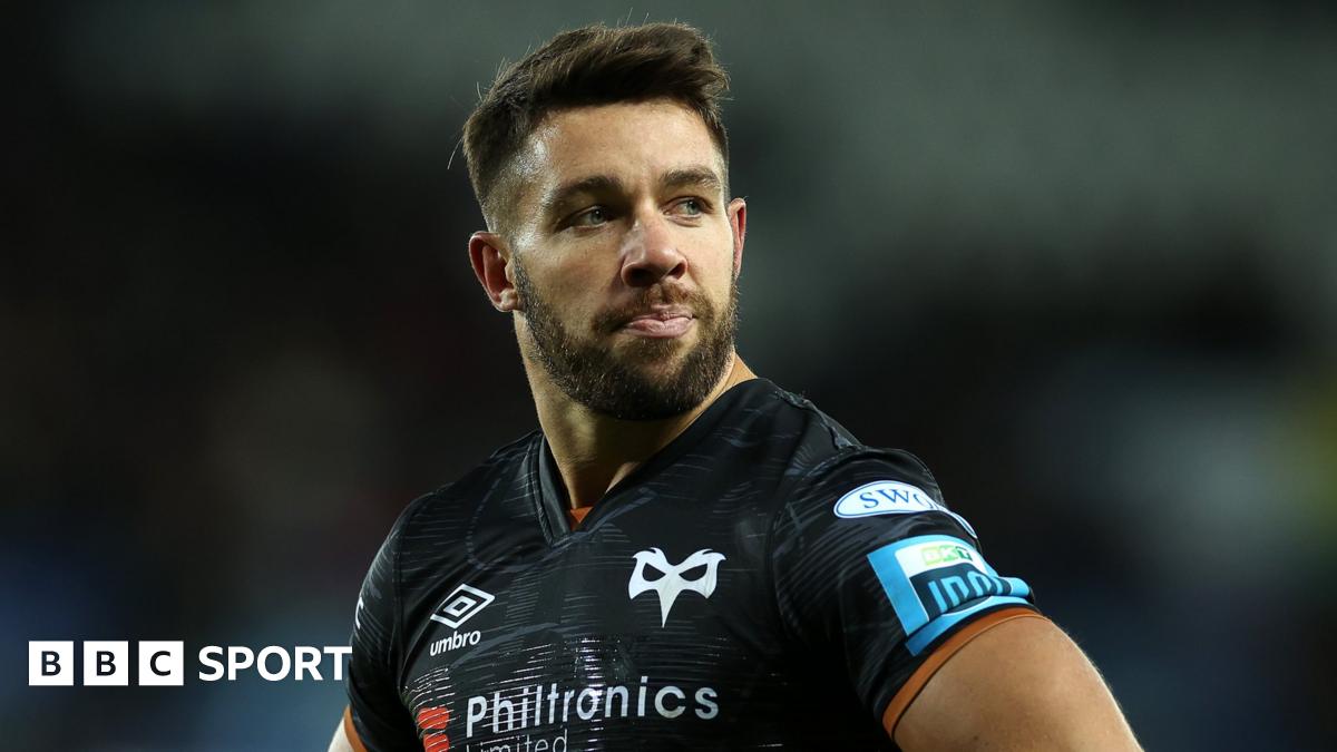 Rhys Webb: Recalled Wales scum-half a 'great advert' for resilience, says Toby Booth - BBC Sport