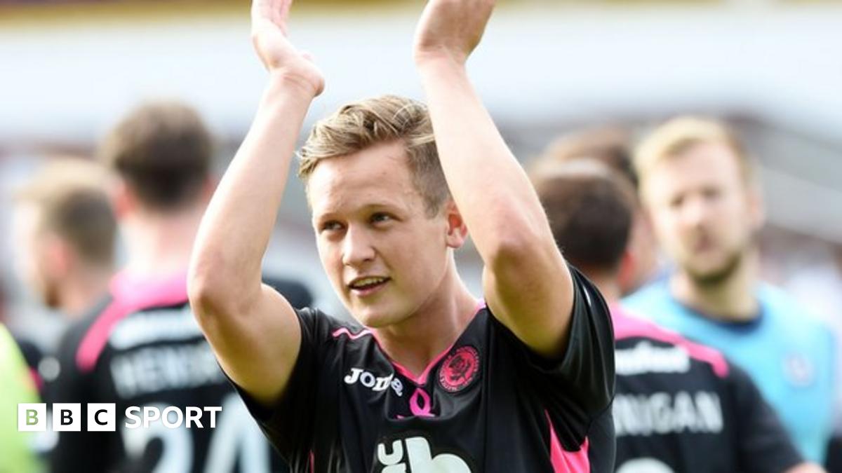 Raith Rovers: James Craigen arrives after Partick Thistle exit - BBC Sport