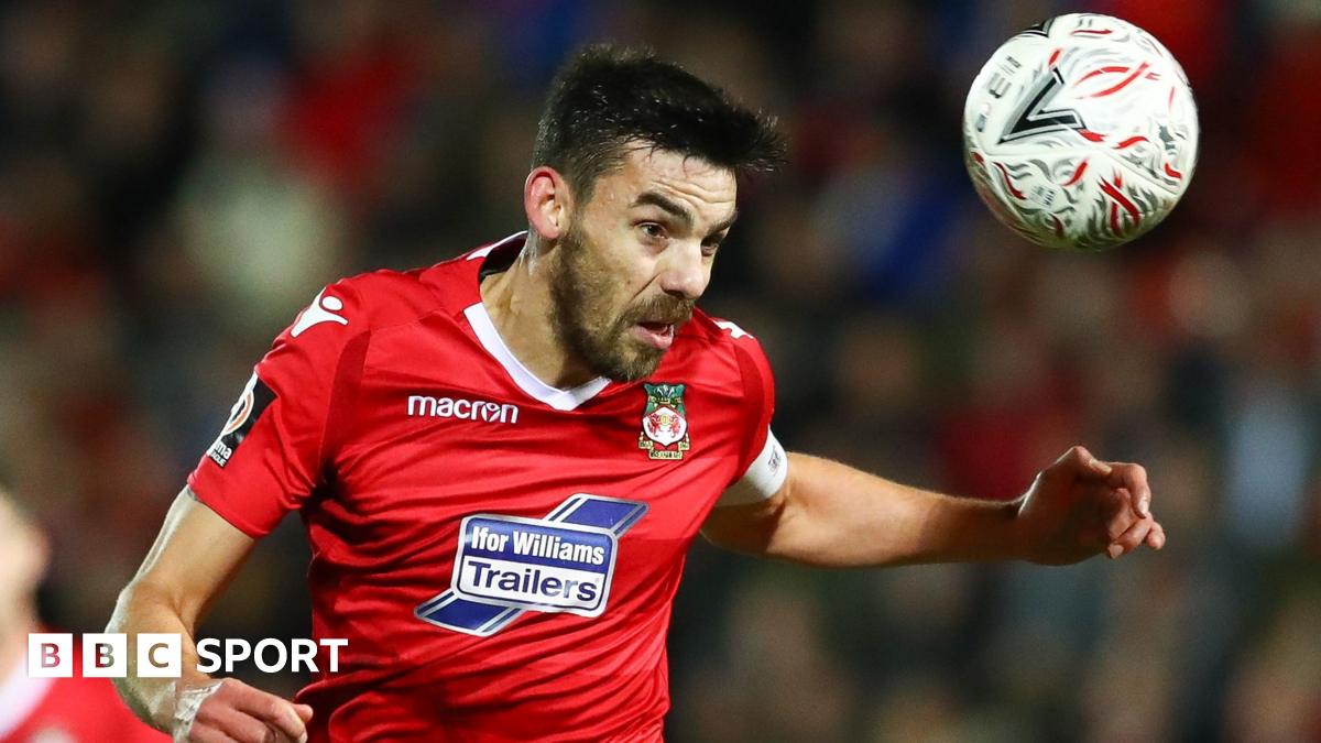 Shaun Pearson: Wrexham captain hopes coaching team will remain - BBC Sport